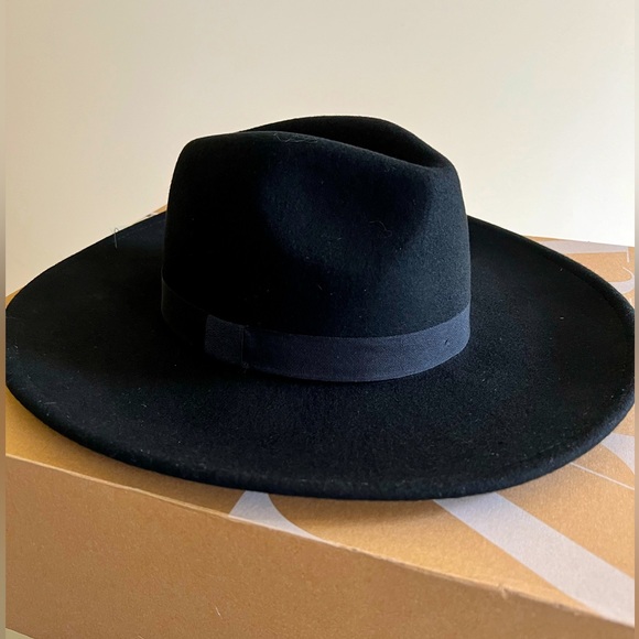 Zara | Accessories | Zara Hat | Poshmark